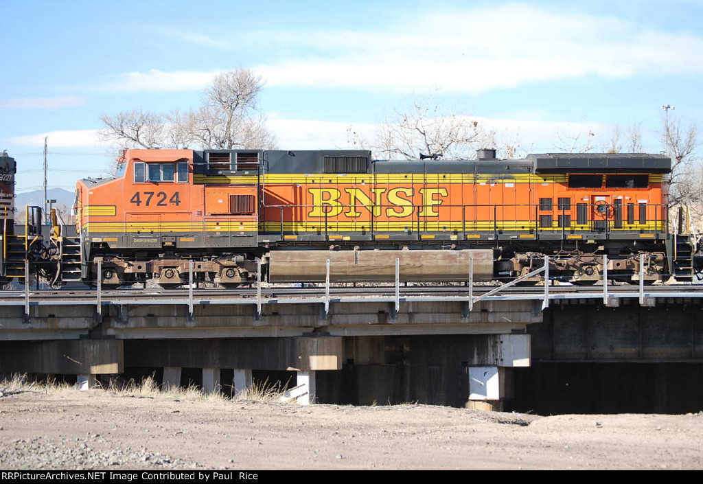 BNSF 4724